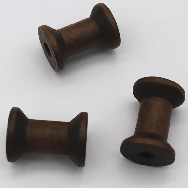 ( ツール ) ブルックリン ウッド ボビン 3個  │ ナチュラルシリーズ　【 商用利用可 】+販売サイズ：30mm x 21.5mm+販売数：3個+材質：クラシックな懐かしさを宿した、木製の糸巻き「Brooklyn Wooden Bob...