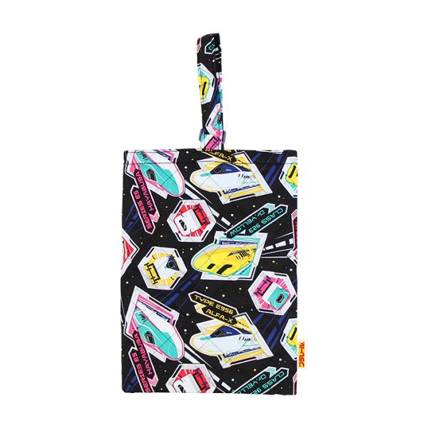 オーソドックスな使いやすいデザインです。入園・入学のご準備におすすめです♪【仕様】サイズ：約W210×H290×D60mm（持ち手含むH440mm）素材：綿・ポリエステル日本製かっこいい　きんちゃく　入園グッズ　入学グッズ　お祝い　子ども　...