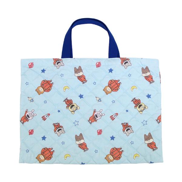 キルト製なので、軽量でとても扱いやすいです◎入園・入学のご準備におすすめです♪【仕様】サイズ：約W400×H300mm（持ち手含むH420mm）材質：(表側)綿100％、(裏側・中綿)ポリエステル日本製おしゃれ　入園　入学　小学生　幼稚園　...