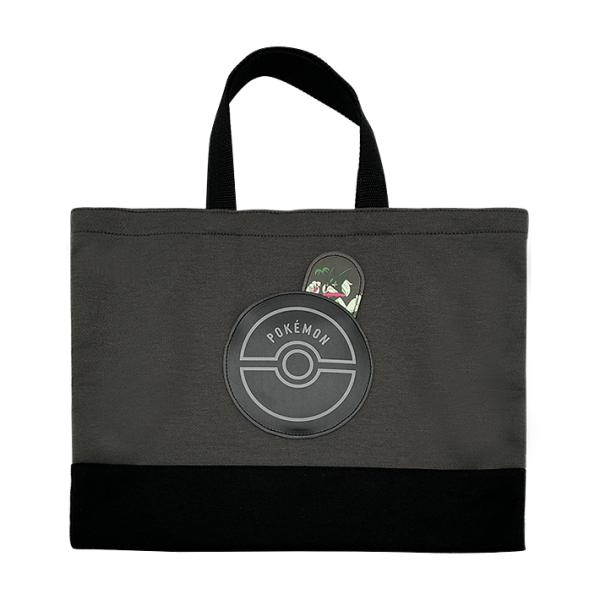 ポケモンのかっこいいレッスンバッグです。お道具箱や学習教材などの大きめの物を入れて持ち運ぶのに便利♪入園・入学のご準備におすすめ◎【仕様】サイズ：約W400×H300×D100mm(持ち手部分を含めず)材質：ポリエステル（スエット生地）おけ...