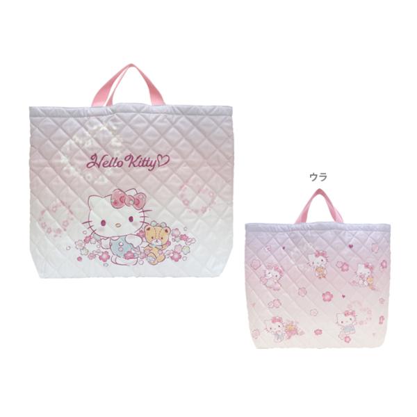 ハローキティの可愛いレッスンバッグです。大きめサイズでいろいろなものをいれやすい♪キルト製なので軽量でとても扱いやすく、折りたたんで小さく収納できる◎【仕様】サイズ：約W450×H350mm材質：綿キルティングタイプ日本製体操服袋　カバン　...