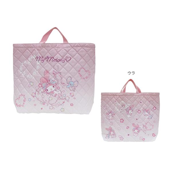 マイメロディの可愛いレッスンバッグです。大きめサイズでいろいろなものをいれやすい♪キルト製なので軽量でとても扱いやすく、折りたたんで小さく収納できる◎【仕様】サイズ：約W450×H350mm材質：綿キルティングタイプ日本製体操服袋　カバン　...