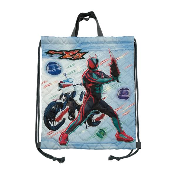 仮面ライダーゼッツのナップサックです。持ち手付きなので机のフックに引っ掛けたり、手提げとして使ったりできます♪内側には便利なネームタグ付き◎【仕様】本体サイズ：約W330×H400mm（持ち手含まず）材質：綿キルティングタイプ日本製体操服袋...