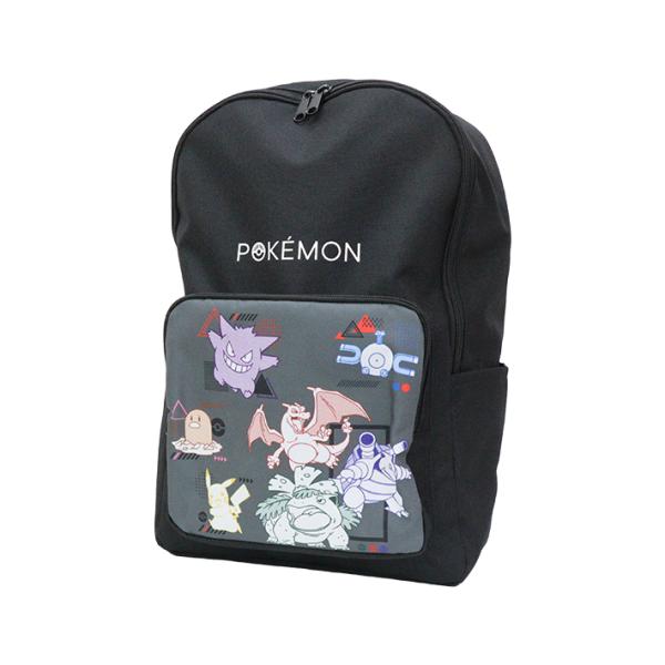 ポケモンのリュックが登場！前面にはDカンにはパスケースやキーホルダーを付けられます♪ショルダーベルトはずり落ち防止用のハーネスが付いていて、背あて面はメッシュ生地で、暑い日でも蒸れを軽減してくれる保冷剤ポケット付き◎【仕様】本体サイズ：約W...