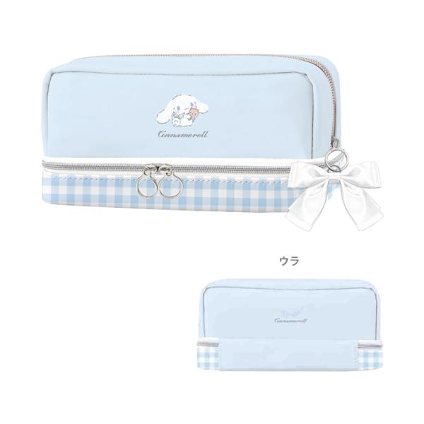 シナモロールのボトムルームペンケースが登場！大容量のメインポケッに加えて、底面はガバっと開くのでハサミや定規などを仕分けて入れられます♪可愛い大きめサテンリボン付き◎【仕様】本体サイズ：約W185×H85×D55mm材質：合成皮革筆箱　文房...