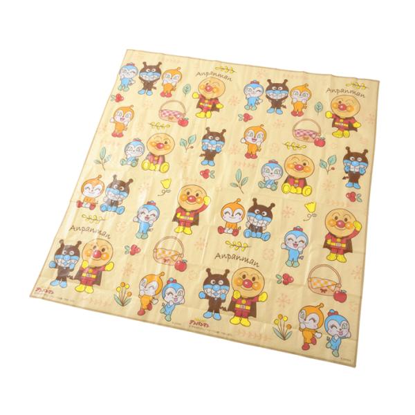 アンパンマンの大きなレジャーシートです。4〜5人でものびのび使えるサイズでピクニックに最適◎硬い地面で使ってもゴツゴツせず痛くない♪遠足や運動会など家族でのおでかけ役立ちそう！【仕様】サイズ：約1800×1800mm（4〜5人用）パッケージ...