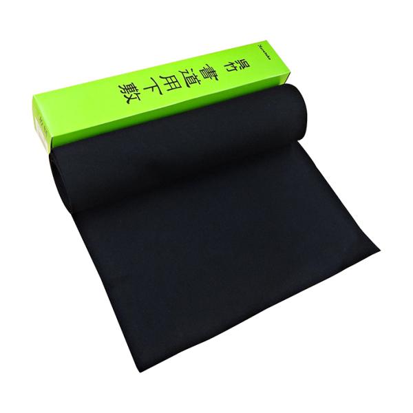 しなやかで、しわになりにくい上質のフェルトを使用した下敷き！書き初めなどの作品を制作するときに使えます。【仕様】本体サイズ：約W290×H1100×D1mmパッケージサイズ：約W57×H295×D57mm重量：約71g材質：ポリエステル・ウ...