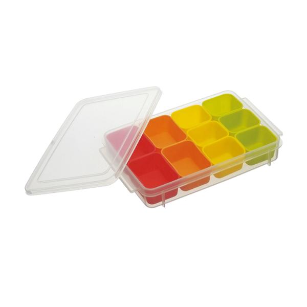 作り置きして朝はそのまま、お弁当に入れるだけ！繰り返して使えるからエコで経済的◎電子レンジOK！カップのみオーブン対応♪【仕様】ケースサイズ：約W136×H218×D36mmカップ大：約W61×H46×D28mm（容量：約60ml）カップ小...