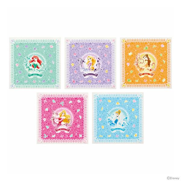 ディズニープリンセスのランチグッズが登場♪シートの真ん中にごはんを乗せて包むだけでかわいいキャラクター弁当が完成します◎留めシール付きで便利◎※電子レンジ・オーブンは使用しないでください。【仕様】サイズ：約180×180mm内容：5柄×各2...