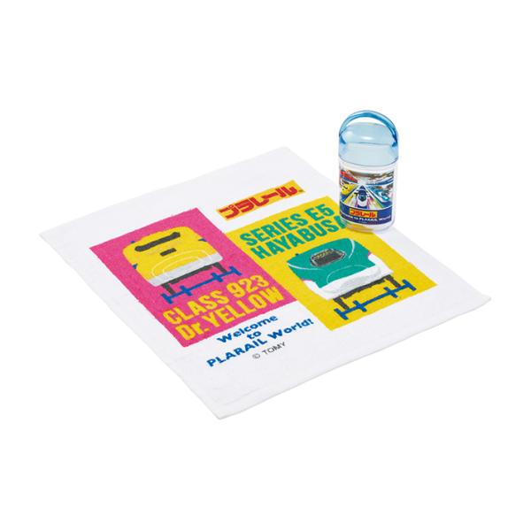 行楽や普段使いに便利なおしぼり＆ケースセットが登場♪ふたが開けやすいハンドル式になっています。濡れたおしぼりを凍らせて保冷剤代わりにも！【仕様】ケースサイズ：約W58×H125×D44mmおしぼりサイズ：約W320×H280mm材質：AS樹...