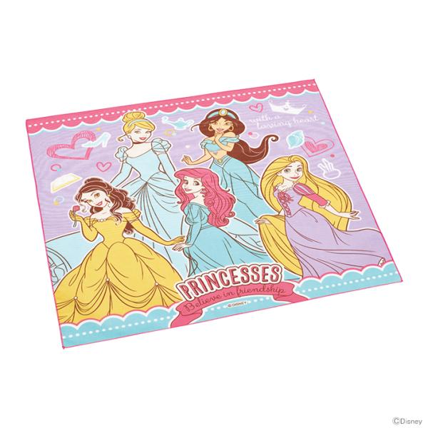 ランチタイムがより楽しくなる♪ディズニープリンセス柄がかわいいランチグッズです。ゆったりサイズで、ランチクロスとしてお弁当の下に敷くのはもちろん、お弁当箱を包むのにも便利です。薄手で乾きやすいのも嬉しいポイントですね♪【仕様】本体サイズ：約...