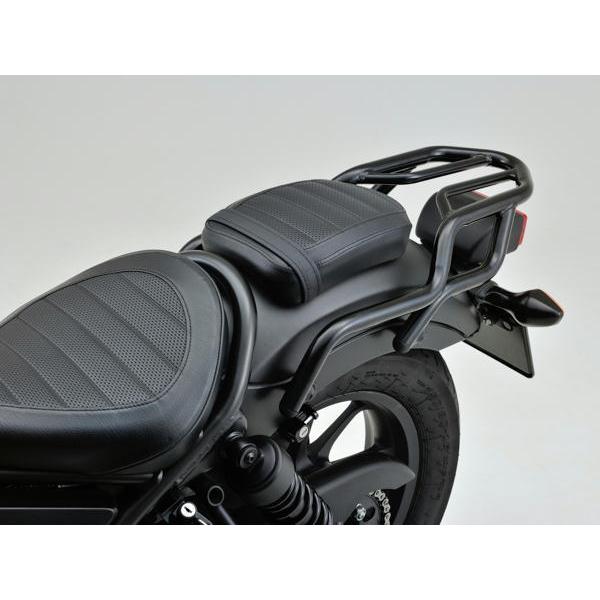 メーカー品番：17479JANコード：4909449561690※詳しい商品情報はメーカーHPにてご確認ください。GIVIモノロックケース用リアキャリア。極太インチサイズ(25.4mm)パイプ使用。モノロックケースに付属の汎用ベースで取り付...