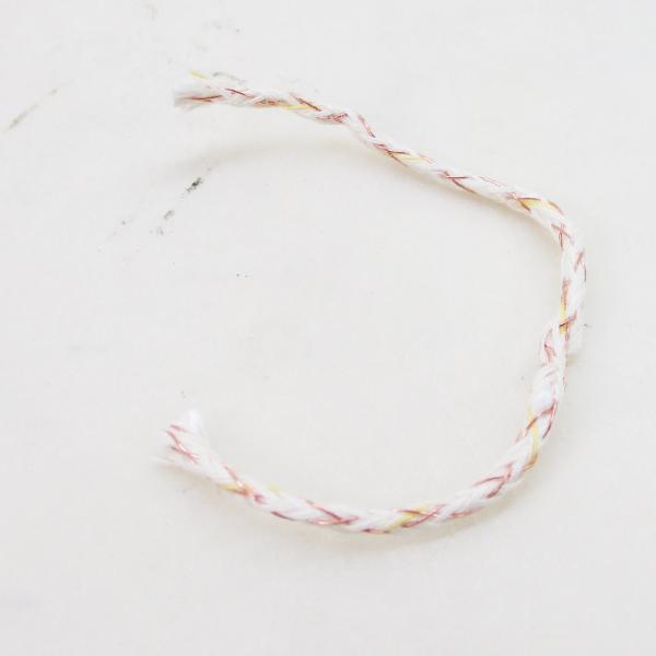 Zippoオイルライター専用芯（Wick/ウィック） 純正です　ジッポーから抜き取ったものです本数はタイトル参照ジッポーにはこの純正の専用芯をお使いください。ライターを使用し続けると芯が燃えて細くなったり、銅線だけになったりします。インサイ...