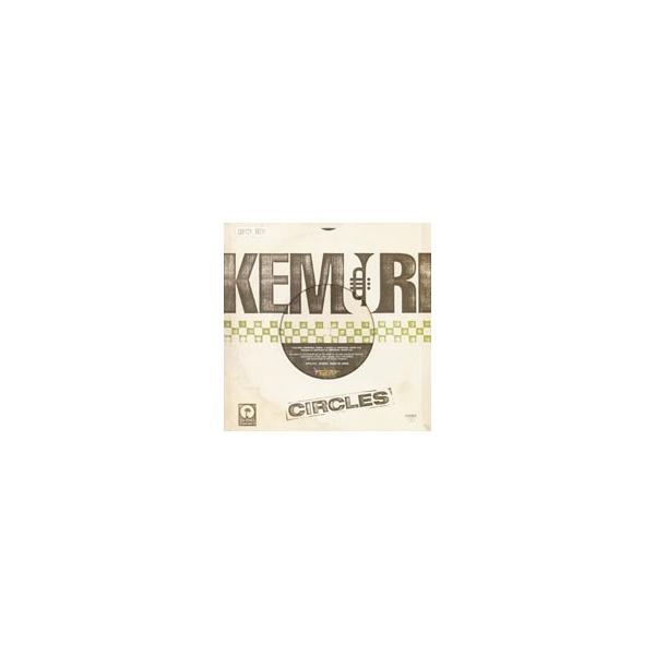 2002年秋に起きた不幸な事故でトランペッターを失ったKEMURIが、新たなモチベーションを掲げて復活。スカ・パンクの王道をゆくサウンドの躍動感と完成度はそのままに、ソロ活動を経て飛躍的に歌心を増した伊藤ふみおの歌が沁みる。命を感じる16曲...