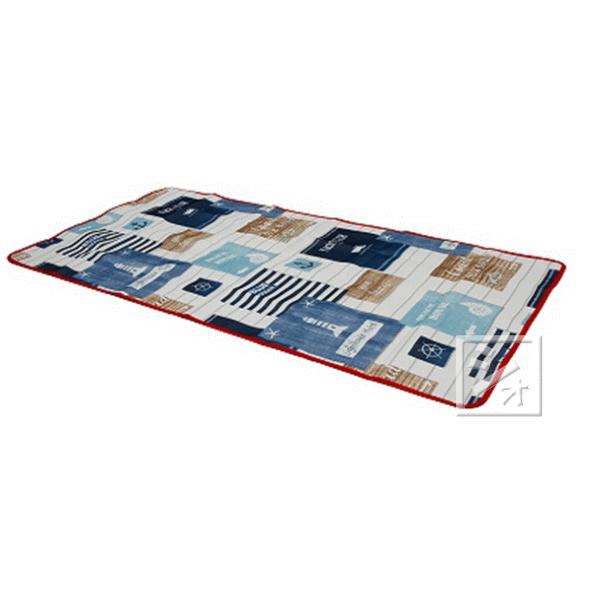 （在庫限定特価品）ピクニックやアウトドアにピッタリ。肌触りの良いファブリックタイプのレジャーシート。■材質　ポリエステル100%　裏面：PVCコーティング ■サイズ　商品：約1400×1000mm　パッケージ（収納袋）：約220×45×35...