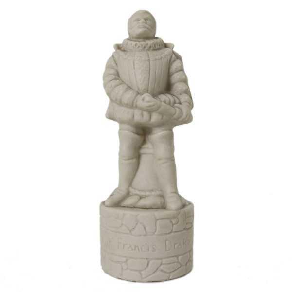 BENEAGLES / ベンイーグルス ヴィンテージ スコッチ 陶器ボトル ミニボトル 未開栓 空ボトル 置物 Sir Francis Drake フランシス・ドレーク 海軍提督 縦12.8×横4.6×奥4.7(cm) 重量116.9g N...