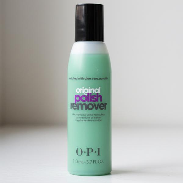 OPI リムーバー AL404 オリジナルポリッシュリムーバー / 110mLマイルドな除光液保湿成分アロエベラエキス配合のマイルドな除光液。マニキュアを素早くオフできます。