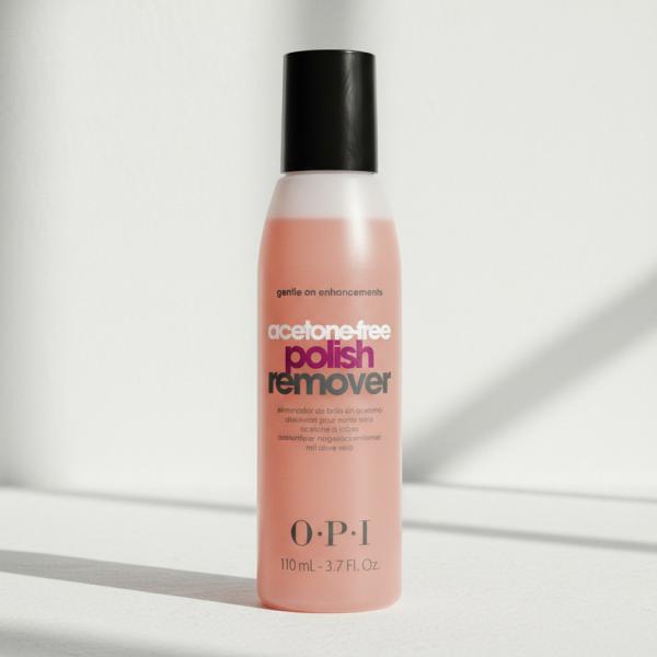 OPI リムーバー AL444 アセトンフリーポリッシュリムーバー / 110mLアセトンフリーの除光液爪への負担に配慮したアセトンフリーの除光液。保湿成分アロエベラエキス配合で、人工爪を溶かすことなく、マニキュアを素早くオフできます。