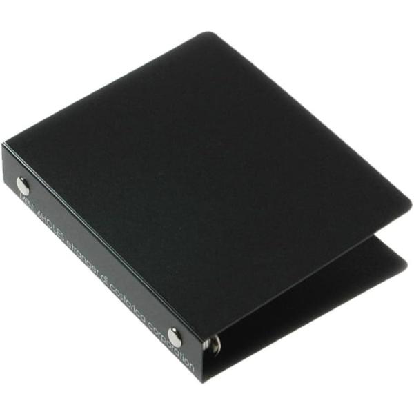 ●【本体サイズ】W110×D24×H145mm●【シリーズ】SOLID(ソリッド)●【表紙】不透明PP+箔押し●【表紙厚】0.75mm●【収納枚数】約70枚(1mmあたり10枚算出)●【とじ厚】7mm