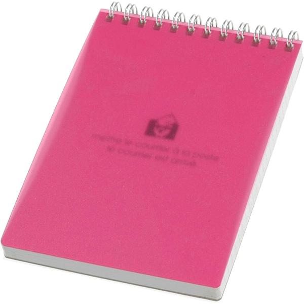 シンプルなA6サイズのダブルリングメモ。たっぷり書き込める6mm罫線の90シート。 表紙は半透明のPP製。本文の一枚目にはロゴの白い紙があり、透け感を楽しめます。カラーバリエーションが豊富で、内容別に変えたりと、便利な使い方もできます。 表...