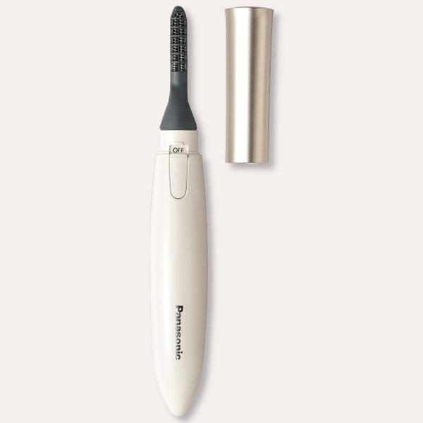 ダブルヒーター搭載。まつげをしっかりカールアップ。くり返し使える充電式ニッケル水素電池が使えるから、経済的＆エコ。自然な仕上がりのナチュラルカール電池をCHARGEまたは挿入し、ダブルヒーターを調整してまつげをカールアップします。