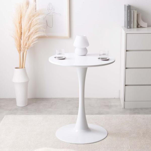 ■商品説明ユニークな曲線シルエットと一本脚デザインが、空間に洗練された柔らかさを与えるカフェテーブル。■サイズ幅60cm×奥行60cm×高さ73cm■素材MDFスチール■備考【梱包サイズ】68cm×68cm×14cm【梱包重量】約10kg【...