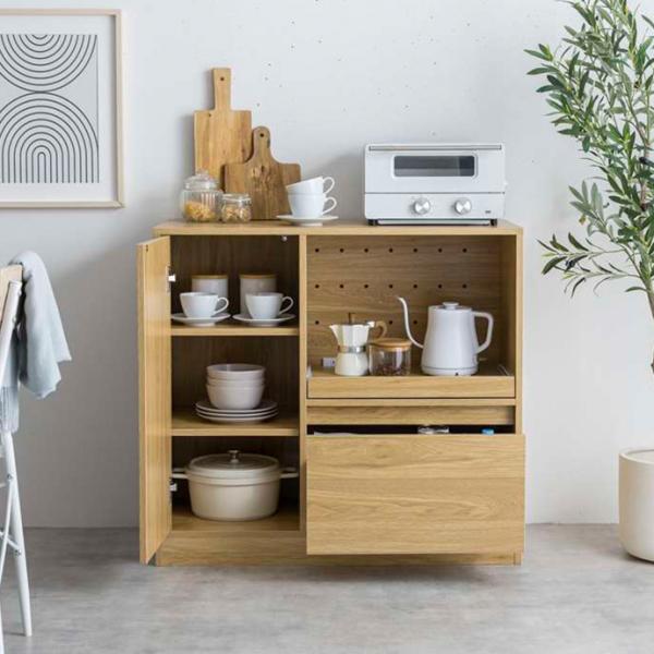 ■商品説明キッチン家電や食器・小物などをまとめて収納できるレンジ台。■サイズ幅88cm×奥行40cm×高さ82.5cm■素材パーティクルボード(メラミン貼り)■備考【梱包サイズ】94cm×48cm×25cm【梱包重量】約37.9kg【商品重...