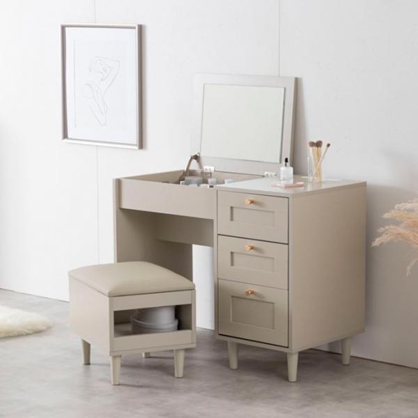 ■商品説明品のある框(かまち)デザインと柔らかなニュアンスカラーが印象的なシリーズのドレッサーデスク。■サイズ【ドレッサー】幅80.3cm×奥行39.4cm×高さ70.4cm【スツール】幅39.8cm×奥行29.8cm×高さ35.6cm■素...