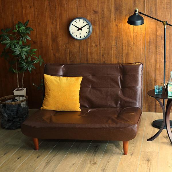 【素材】側生地：PVCレザー：合成皮革　　構造部材：スチールパイプ、ポケットコイルスプリング゛　中身：ウレタンフォーム【商品サイズ】W121×D78-122×H33.5-82cm【商品重量】17kg【梱包サイズ】117×70×50cm【梱包...