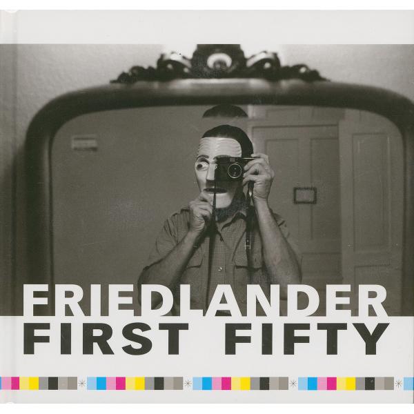 リー・フリードランダー（Lee Friedlander）の作品集。1969年から2018年までに出版された50冊の作品集を解説する1冊。出版者: SPQR Editions / Haywire Press出版年: 2019製本: Hardc...