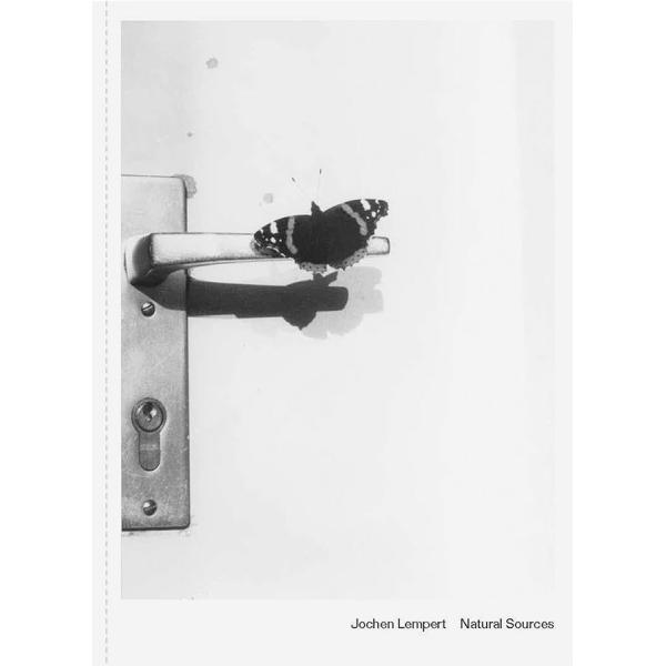 ヨヘン・レンペルト（Jochen Lempert）の作品集。本書は2020年から2022年にかけてヨーロッパ内で開催された展覧会で発表された作品を収録。出版者: Self Publishing     出版年: 2024製本: Softco...
