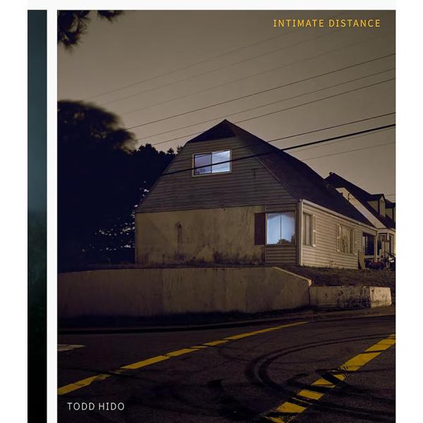 トッド・ハイド（Todd Hido）の作品集。2016年に刊行された初版の装いを新たに、同出版社より刊行された増補改訂第二版。1990年代から25年間に及ぶキャリアを包括的にまとめた初版に、約10年分の作品が追加で収録されており、代表作を余...