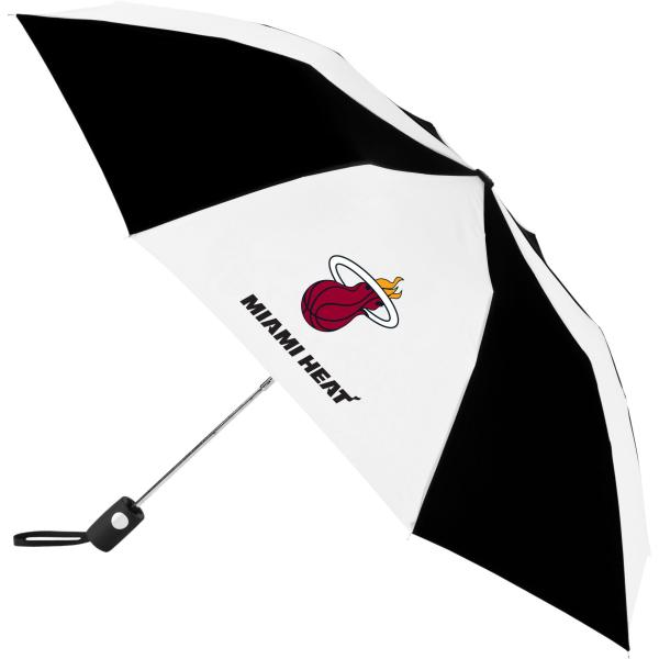 商品名: NBA Miami Heat Automatic Folding Umbrella Miami Heat Personal Folding Umbrellaブランド: Wincraft高さ: 3.81cm横幅: 4.318cm奥行...