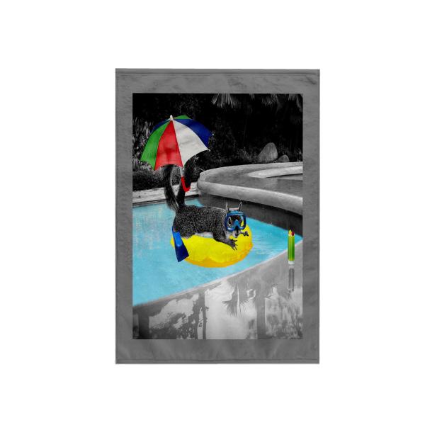 商品名: 3D Rose It Is Summertime for This Squirrel Who Is Floating on a Inner Tube in a Pool with a Beach Umbrella. タオル、15イ...