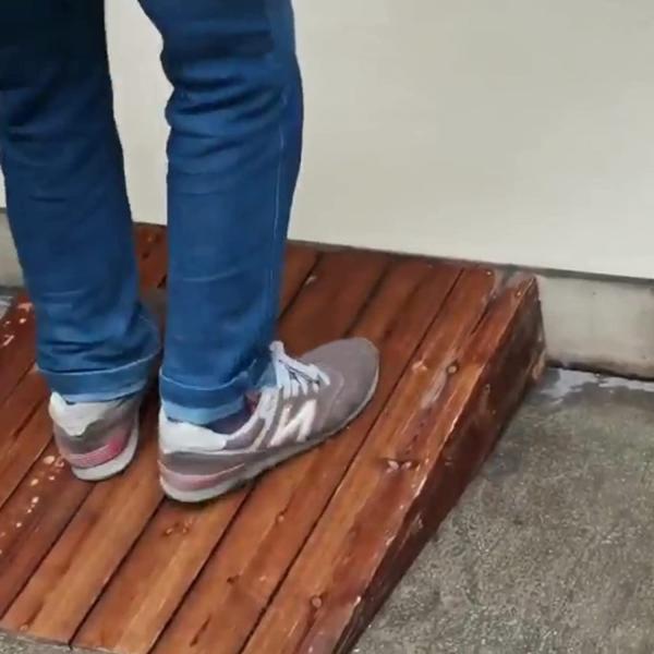 商品名:  FEHUN Threshold Ramp Wood, Wheelchairs Ramps for Steps Stairs Curbs Doorways, Non-Skid Surface Rv Driveway Ramp (S...