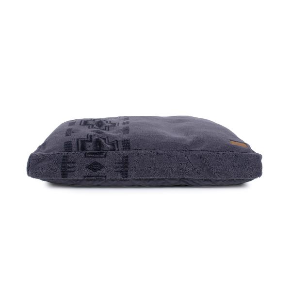 商品名:  PENDLETON Harding Tonal Berber Napper Dog Bed in Gray, Lブランド: PENDLETON商品サイズ: Large商品番号: 色: Gray素材: Polyester海外の輸入...