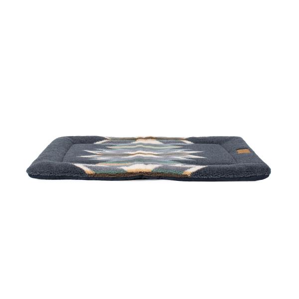 商品名:  PENDLETON Berber Comfort Cushion Dog Bed - Wyeth Trail Oxford, Mブランド: PENDLETON商品サイズ: Medium高さ: 20.32cm横幅: 35.56cm...