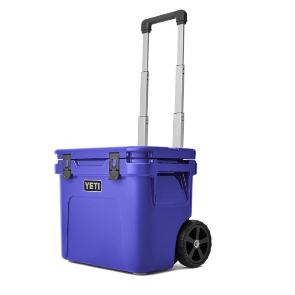 商品名: YETI(イエティ) Roadie 32 ホイールクーラー ウルトラマリンバイオレット YETI Roadie 32 Wheeled Cooler, Ultramarine Violetブランド: YETI高さ: 57.15cm横...