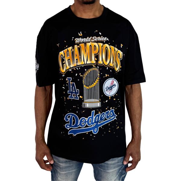 ●Pro standard / MLBオフィシャル商品●9回目の優勝、記念デザインモデル。トロフィーと共にChampionsロゴがプリントされてます。　また、トロフィーに始まり、刺繍パッチと優勝記念にふさわしい豪華さです。●ブルーもあります...