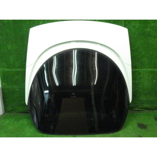 リアゲート・リアスポイラーです。【車種】シボレー カマロ Z28 型式:CF-CF45E 2000年(平成12年)4月式  AT 左ハンドル エンジン型式: 5E 走行距離95,183km カラーコード 9567 アークティックホワイト か...