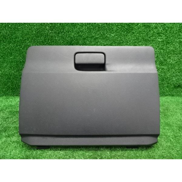 グローブボックス・グロボです。【車種】スズキ MRワゴン X タッチパネルオーディオ装着車 型式：DBA-MF33S エンジン型式：R06A インパネCVT 2WD カラー：ZSE カシスピンクパールメタリック 2012(平成24)年8月式...