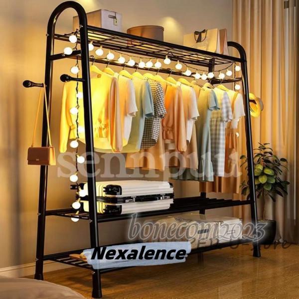 シワなく衣類を収納するのに適したデザインパイプハンガーです。かける?おける二つの機能を備えています。スペースを余すことなく使用して省スペースでの収納を実現。帽子やバッグを掛けることもできますハンガーには衣類をかけて収納し、底板には、帽子やカ...