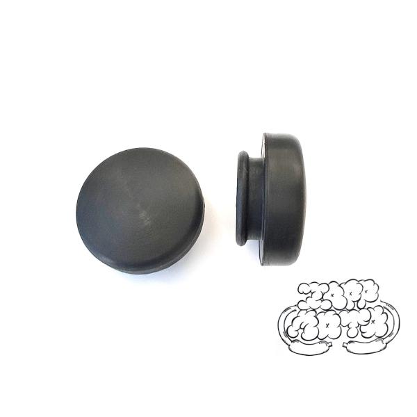 W1 W1S W1SS W2SS W2TT W1SA 650RS W3 用の タンク サイド ゴムセット オーバーサイズです。純正部品番号：92075-032 こちらの厚みを2mm増やした対策品です。 後期型でスタンダードサイズ装着時に少し...