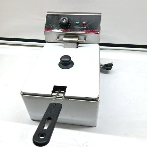 通電確認済みです。実用チェックは環境の問題により確認できていないのでご了承ください。中古品の為多少のキズ・汚れあります。店頭に陳列しているため、画像と状態が異なる場合がありますので、ご了承ください。ジャンク品扱いになりますので、返品交換等は...