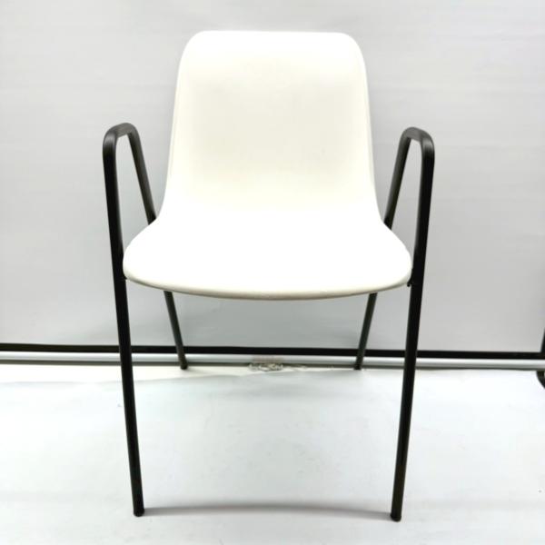 サイズ(約)幅52cm 奥行52cm 高78cm 座面42cm中古品の為、キズ汚れなどありますが使用に差し支えるようなダメージはありません。店頭に陳列しているため、画像と状態が異なる場合がありますので、ご了承ください。           ...