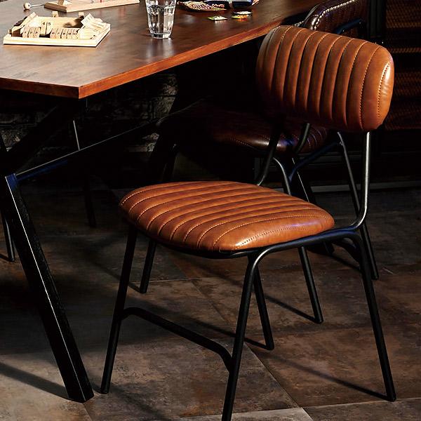 ■サイズ(cm)W43×D52×H78(SH45)■カラーCLDBBK■仕様合成皮革、鉄完成品◆レザーとアイアンを組み合わせたインダストリアルテイストのチェア。◆レトロな味わいがあるアンティーク調デザインで、おしゃれなカフェのようにお部屋を...