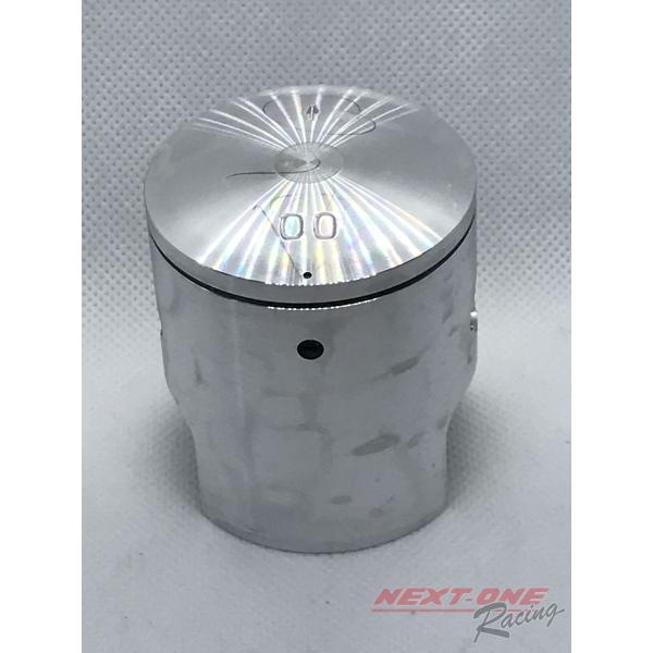 ヤマハKT-100SD/SEC用のピストン/クランク周辺パーツです。パーツ図の部品番号11番のKT-100用ピストン/新型です。ご希望のサイズをお選びください。