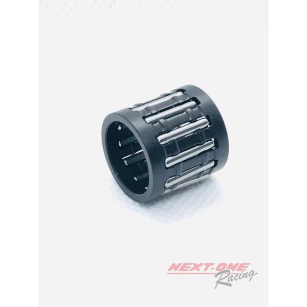 ヤマハKT-100SD/SEC用のピストン/クランク周辺パーツです。パーツ図の部品番号15番のピストンピンベアリングです。