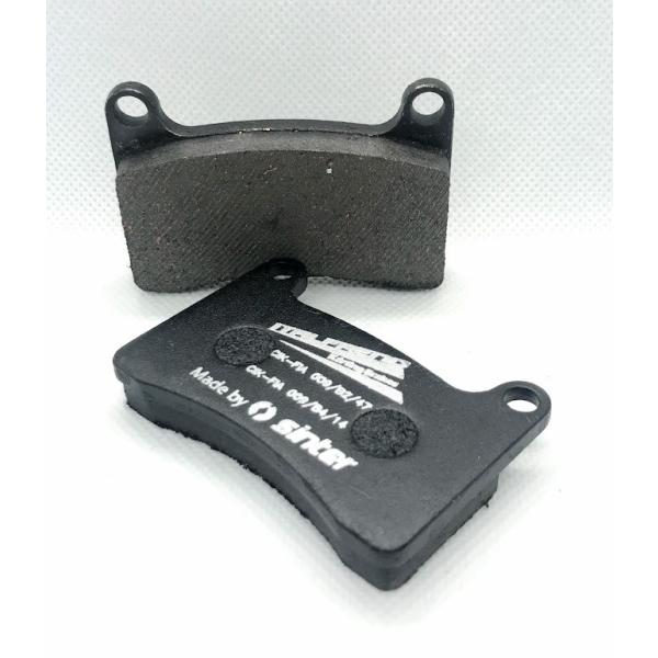 CROCPROMOTION純正ブレーキパット/新型・現行タイプ　1セット（1台分）●現行ブレーキパット（2018〜）MAD-CLOC/DRAGO-CORSE用ブレーキパットです。