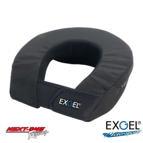 EXGEL　エクスジェル　ネックサポート 17　サイズM■HANSパッドにも採用されているエクスジェルを、カート用ネックサポートに搭載■首の保護だけでなく、疲労軽減にも効果を発揮ダブルファスナー：前方のストラップはWファスナーを採用。　取付...